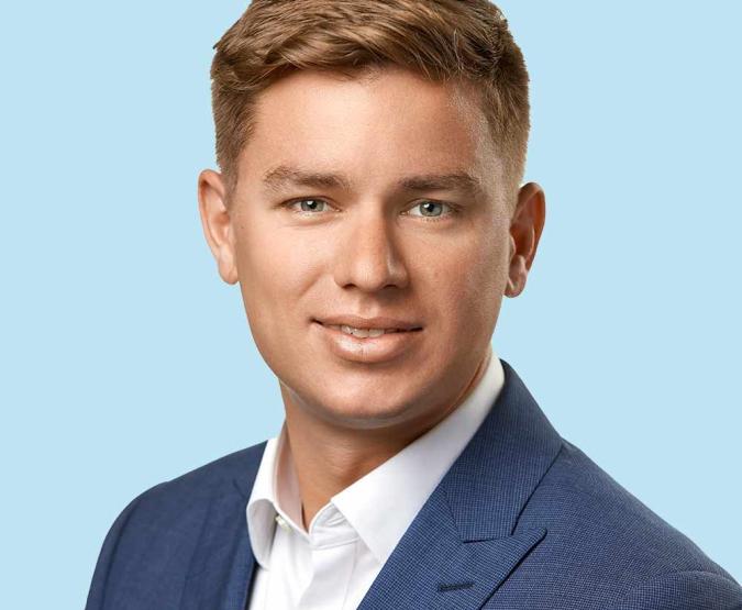 Banff surgeon uses new implant technology for the first time in Canada